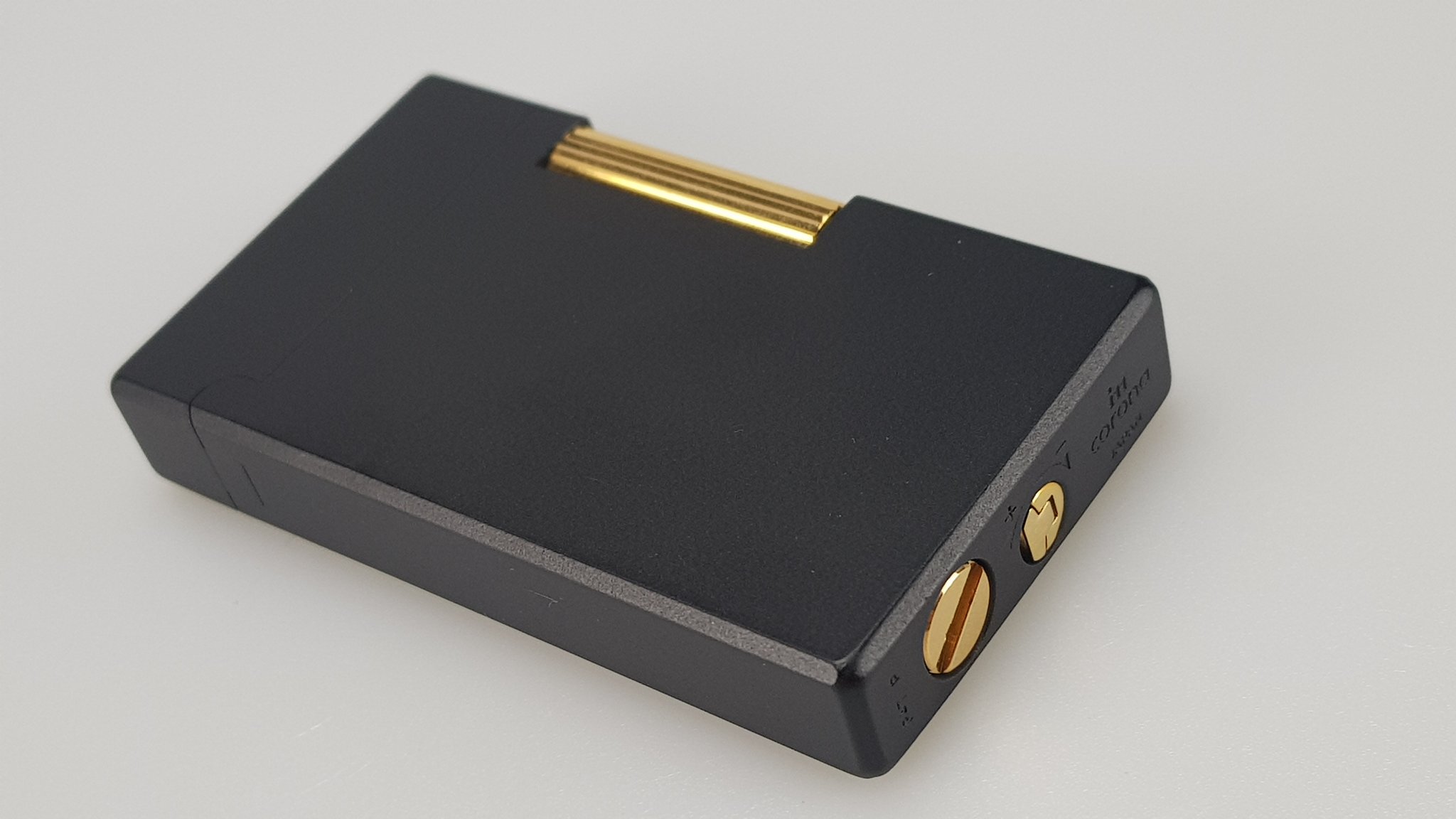 IM Corona Double Corona Lighter (69-9111G) Vergoldetes Messing/ schwarz ...